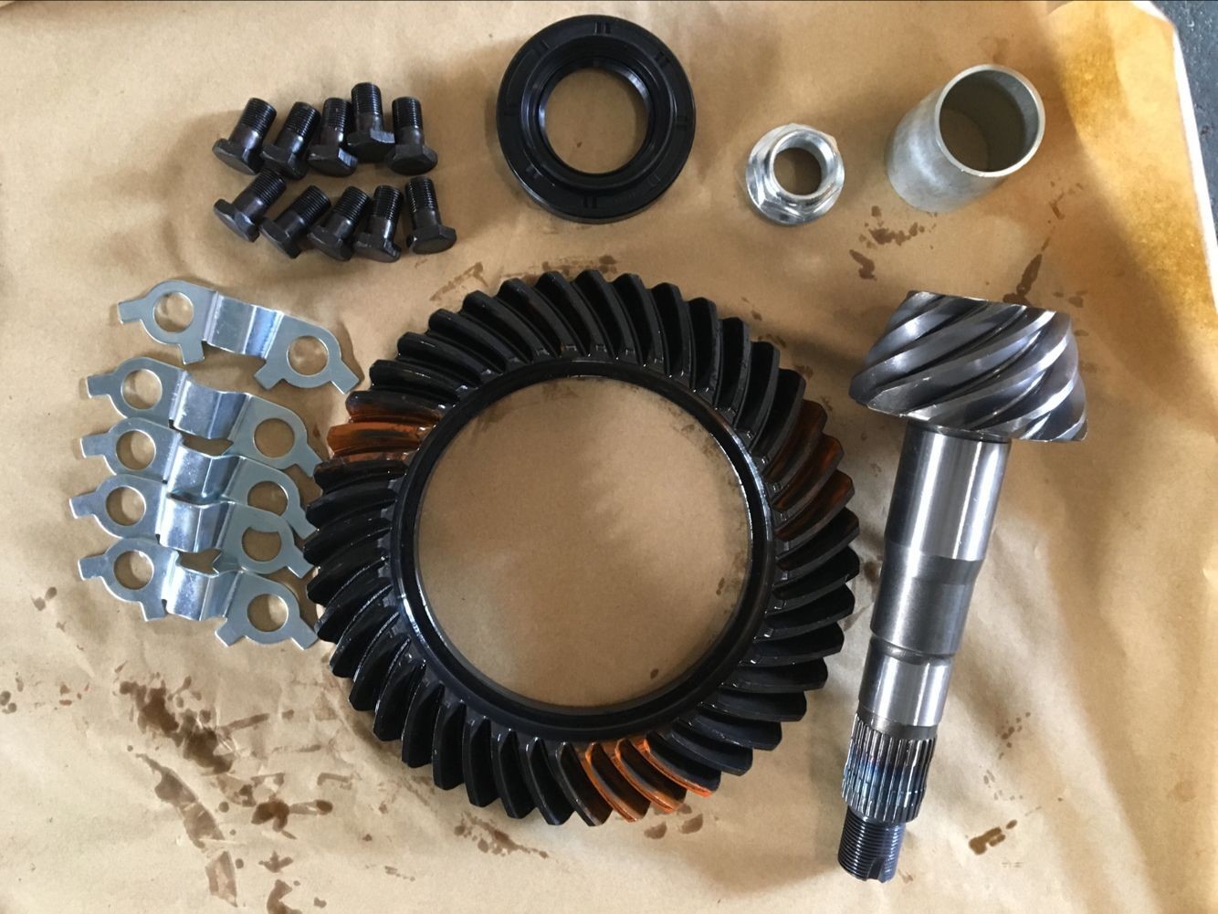 Auto Driving Helical Bevel Gear High Rigidity Pressure Angle 20 - 30 Degree